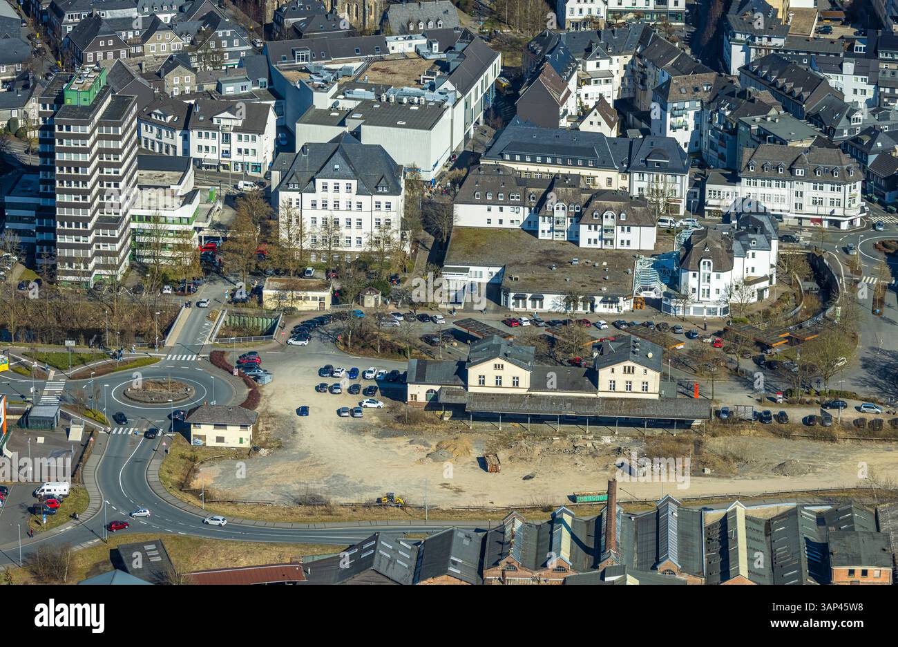 Luftbild, ehemaliger Bahnhof Olpe, links Rathaus Olpe, Am Bahnhof ...