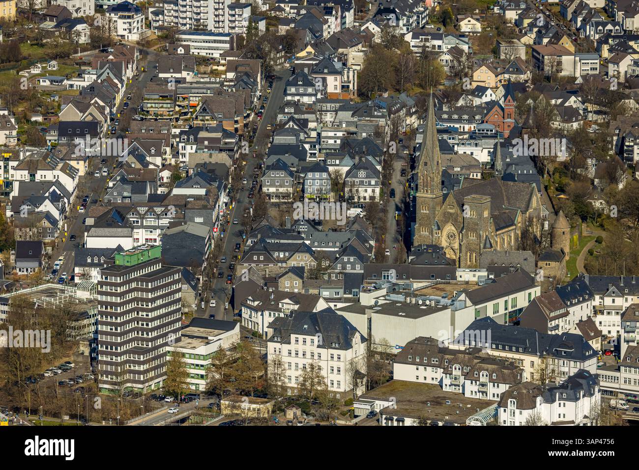Luftbild, ehemaliger Bahnhof Olpe, links Rathaus Olpe, Altes Lyzeum ...