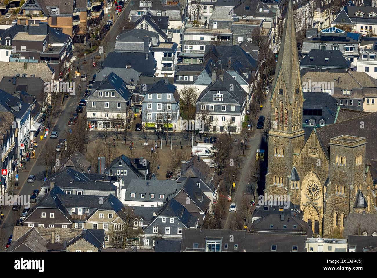 Luftbild, City mit Marktplatz und St. Martinus katholische Kirche, Olpe ...
