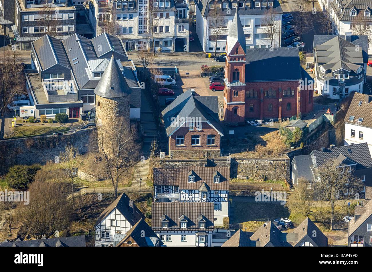 Luftbild, Stadtmauer mit Hexenturm und evang. Kirche Olpe, OT Olpe ...