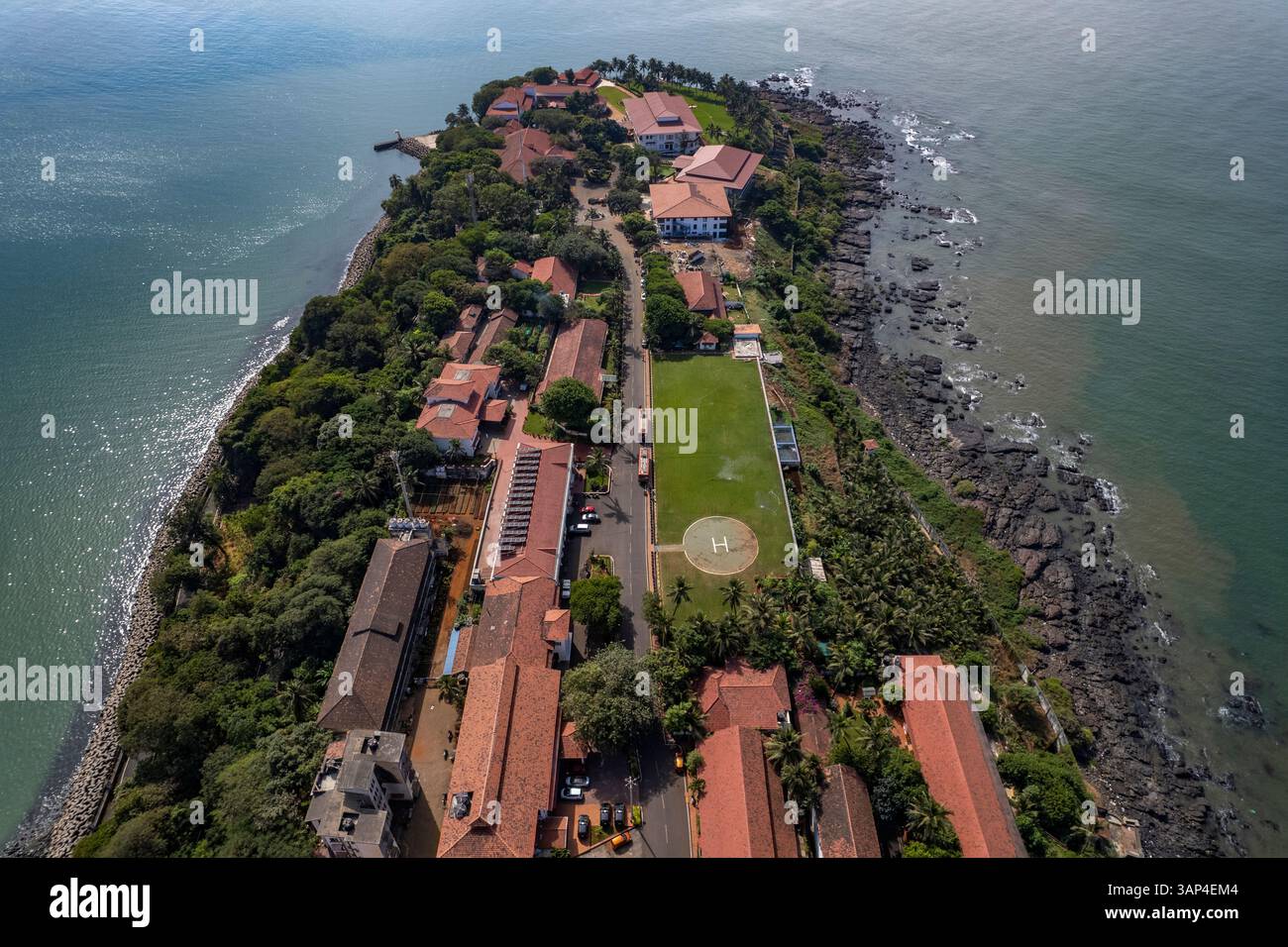 Aerial view of coastal town Mumbai overlooking Rajbhavan, Back Bay ...