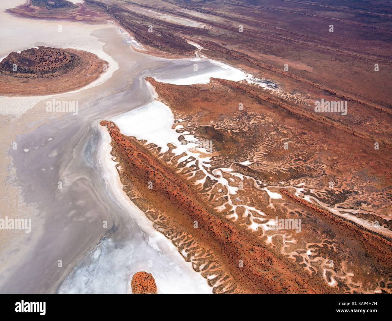 Aerial view lake mackay hi-res stock photography and images - Alamy