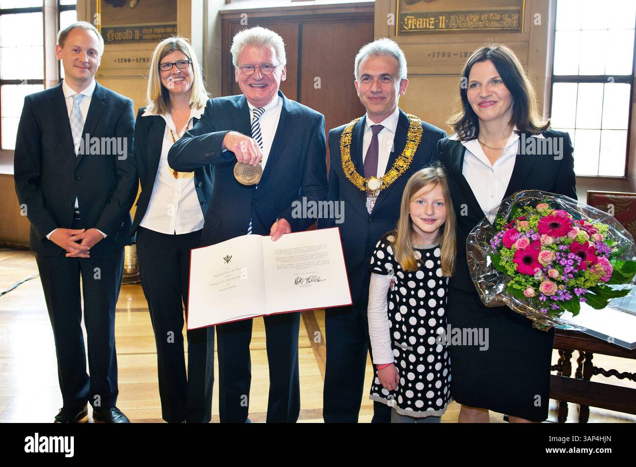 Römer: Verleihung der Ehrenplakette der Stadt Frankfurt an Prof. Dr ...