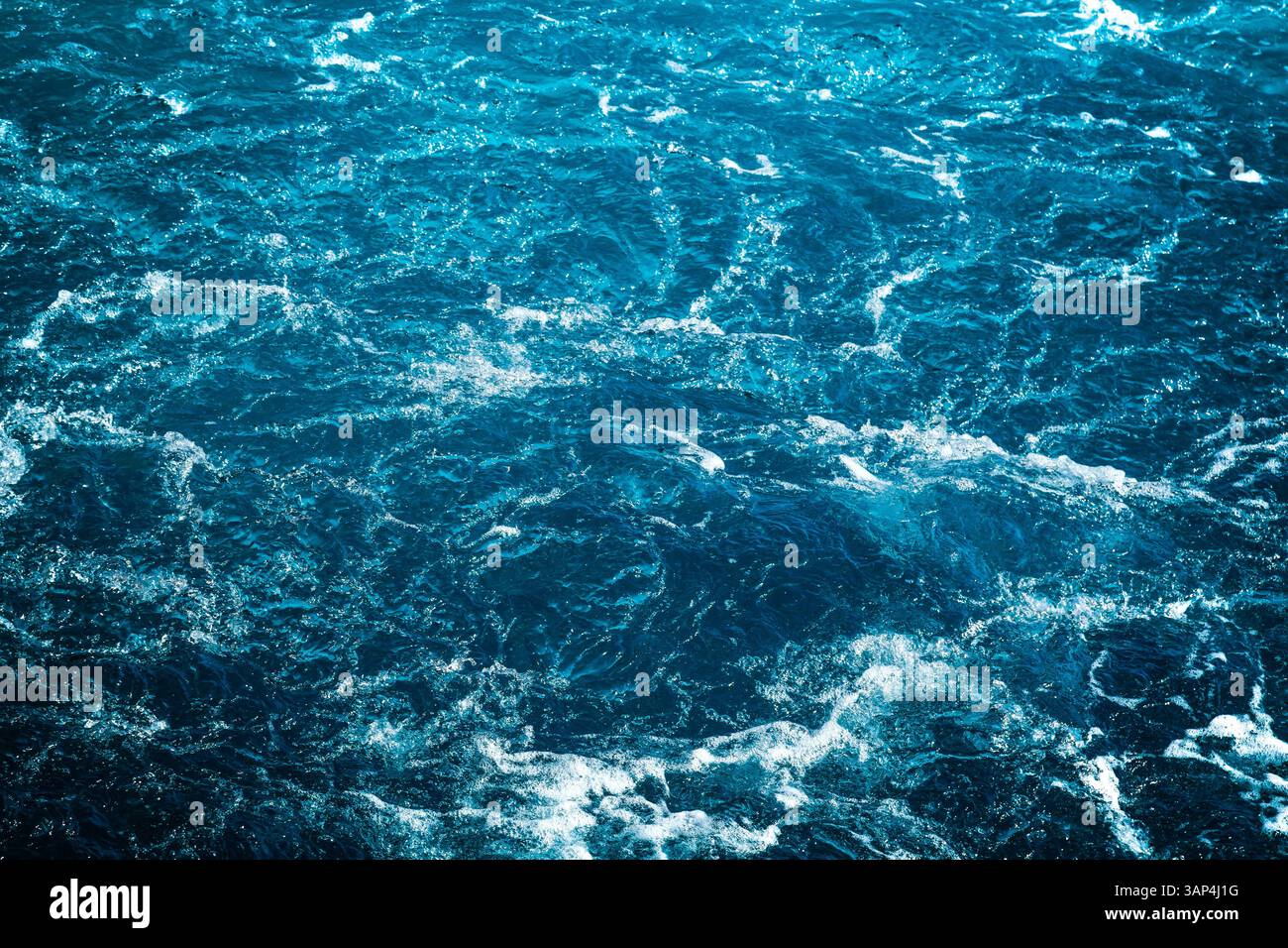 Strong streams splashes water hi-res stock photography and images - Alamy