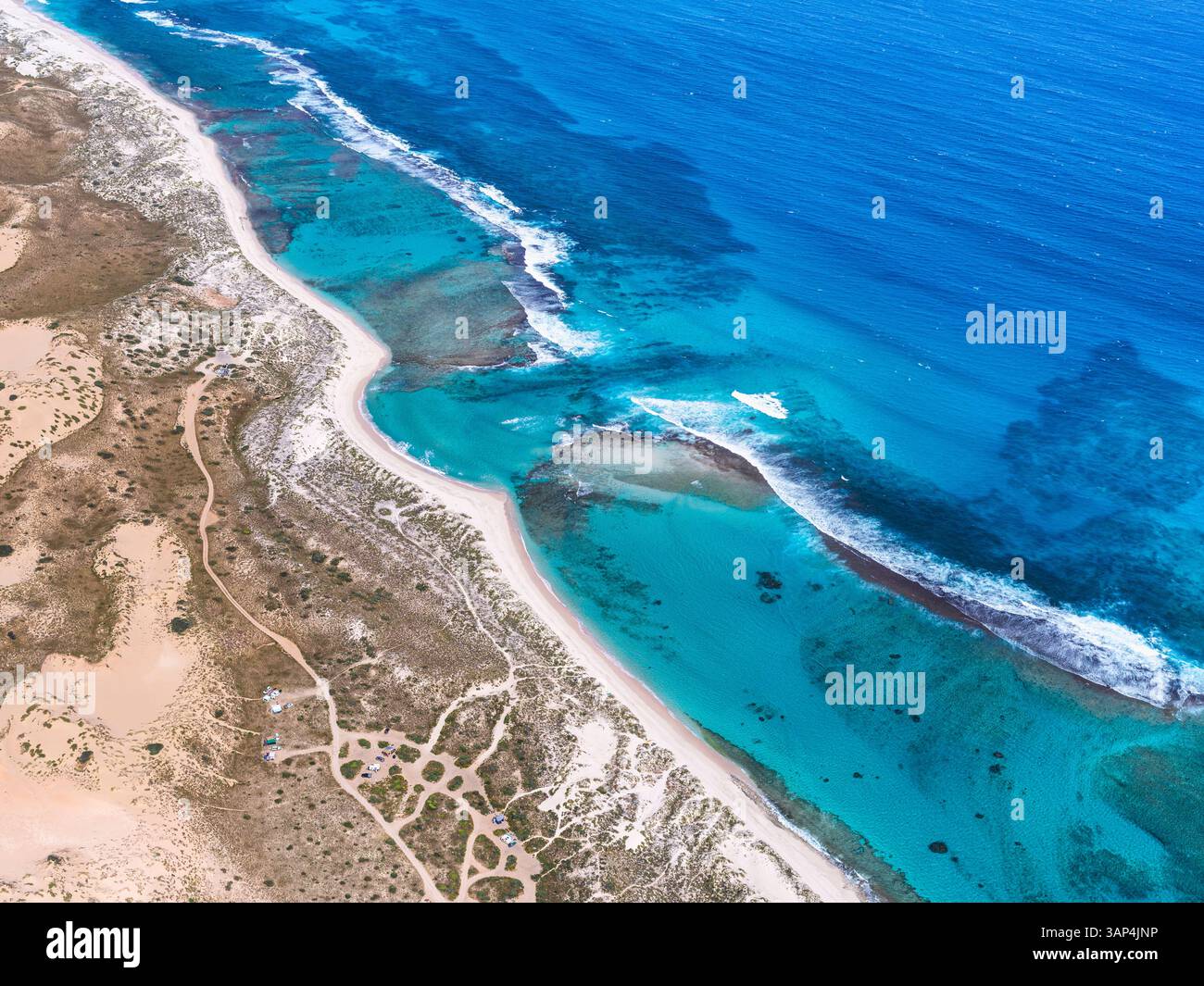 Aerial view of turquoise Ningaloo Reef, fringing reef, Lyndon, Western ...