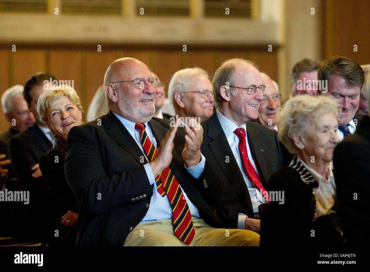 Römer: Verleihung der Ehrenplakette der Stadt Frankfurt an Prof. Dr ...