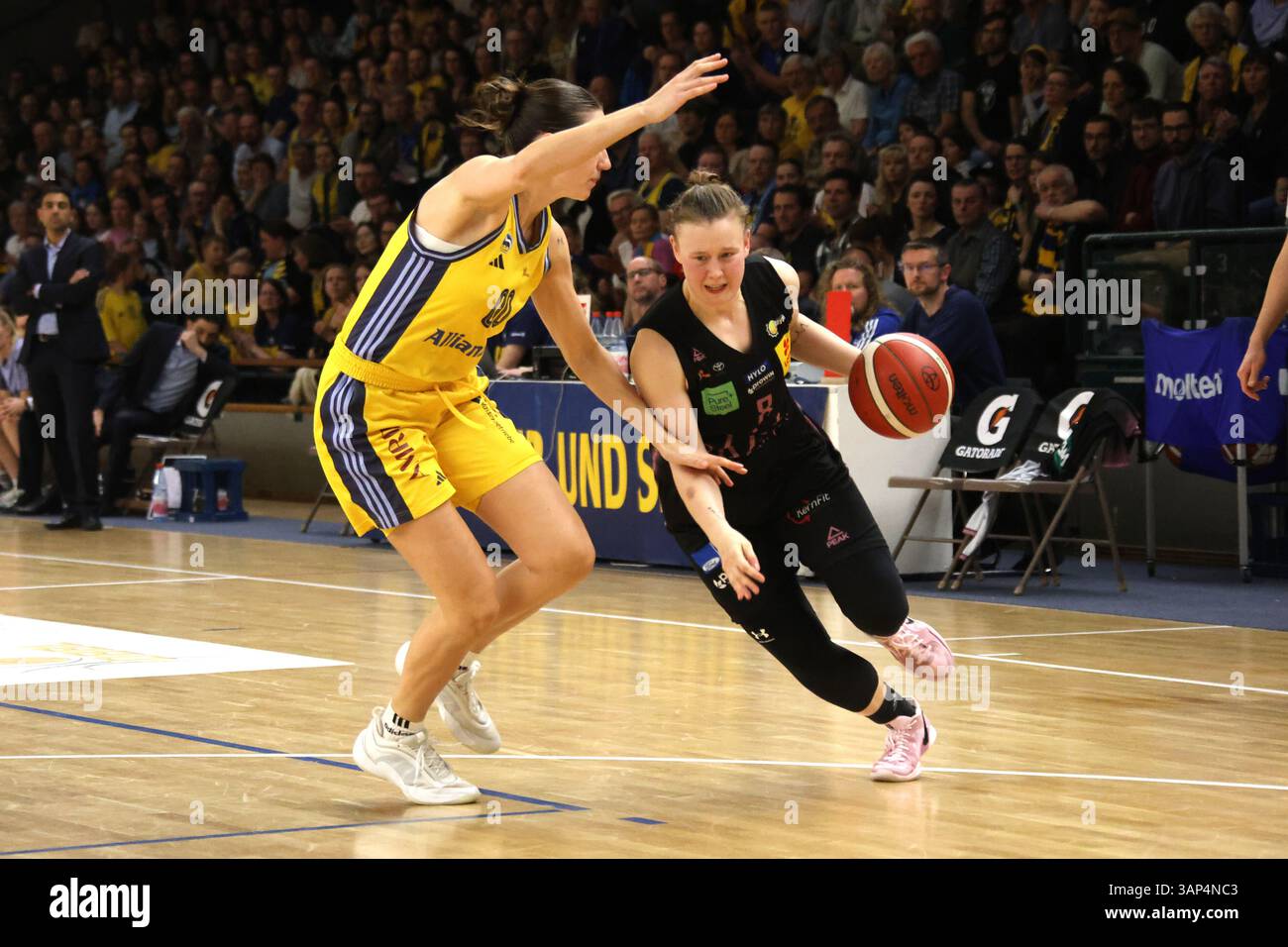 15.04.2025, Soemmeringhalle, Berlin, DEU, easyCredit DBBL, ALBA vs ...