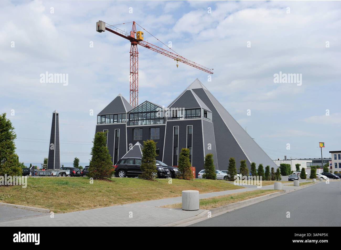 Rundgang Pyramide von Mainz-Hechtsheim 28.05.2015 Mainz Rundgang ...