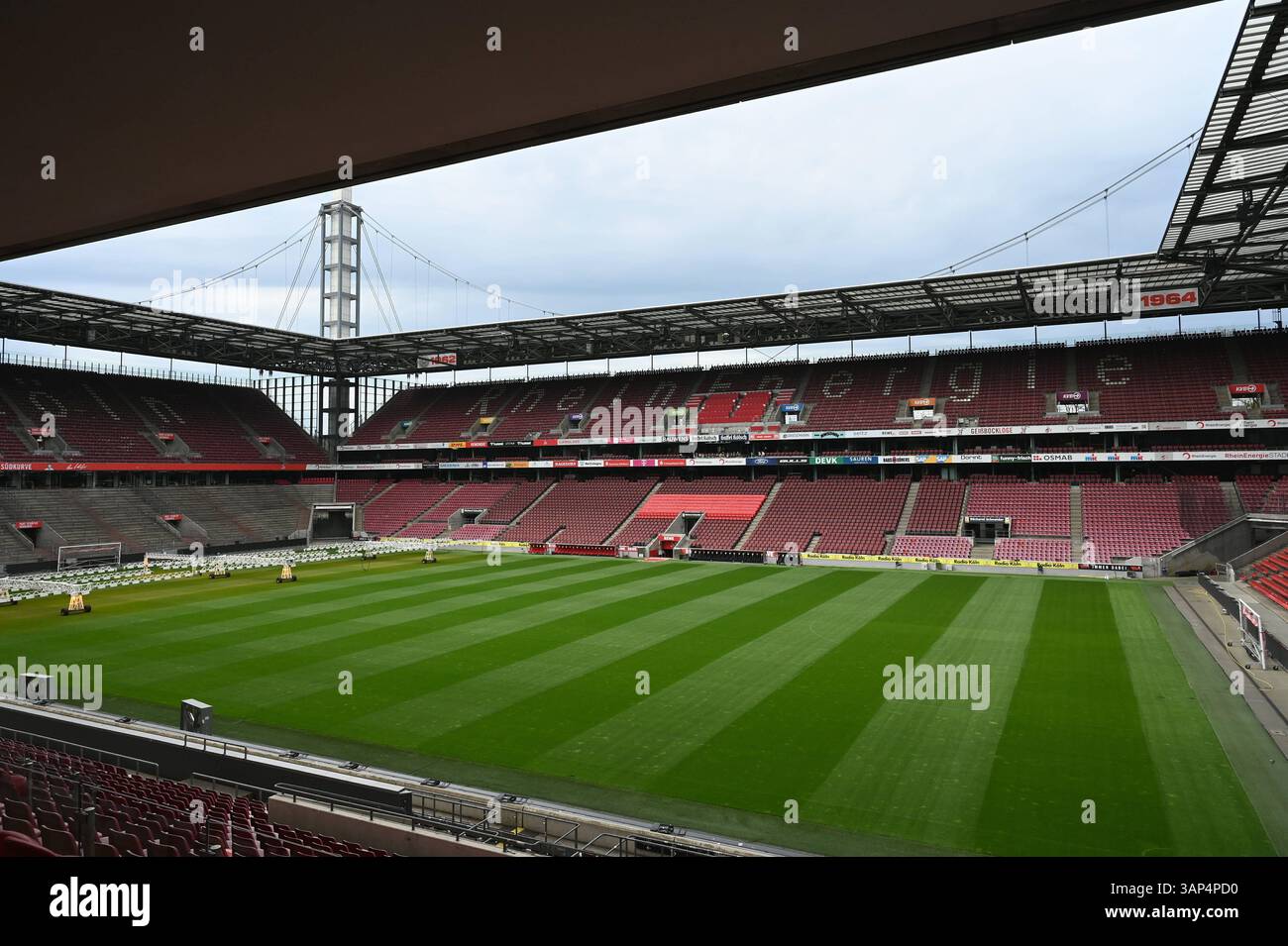 Das RheinEnergie Stadion in Köln *** The RheinEnergie Stadium in ...
