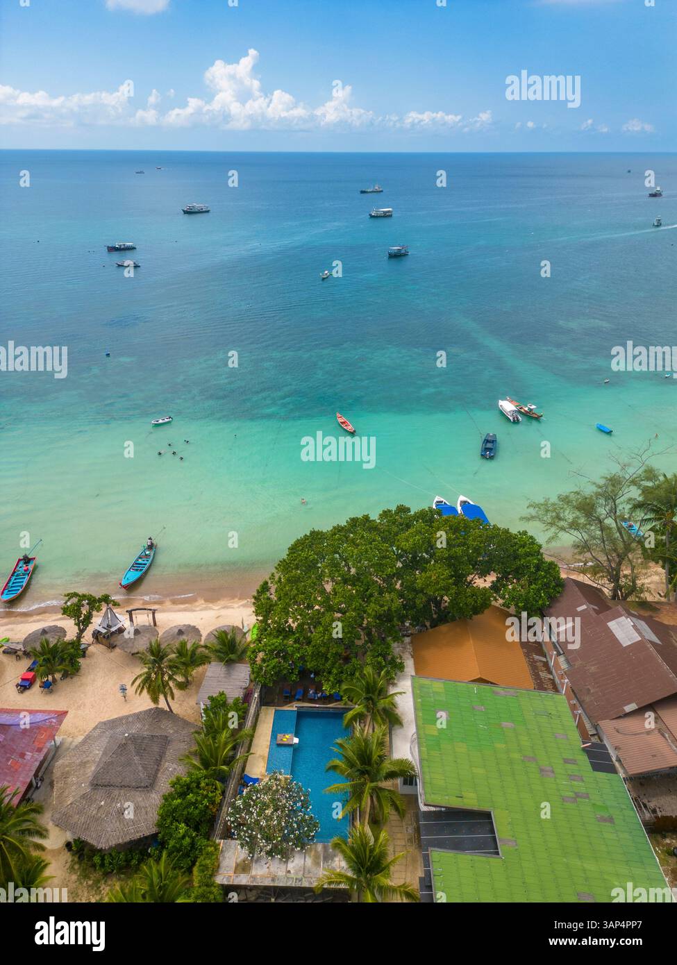 Aerial view of pool on Sairee beach on Ko Tao island, Thailand Stock ...