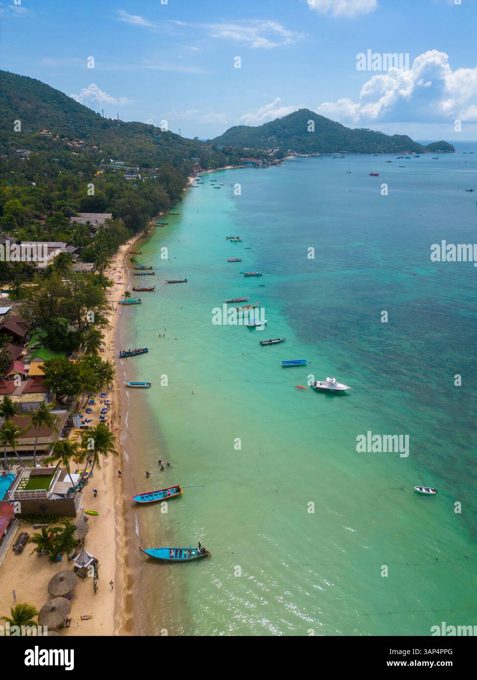 Aerial view of Sairee beach on Ko Tao island, Thailand Stock Photo - Alamy