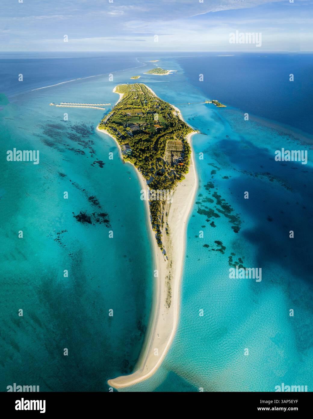 Aerial view of Alif Alif Atoll and Nalaguraidhoo island, Maldives Stock ...