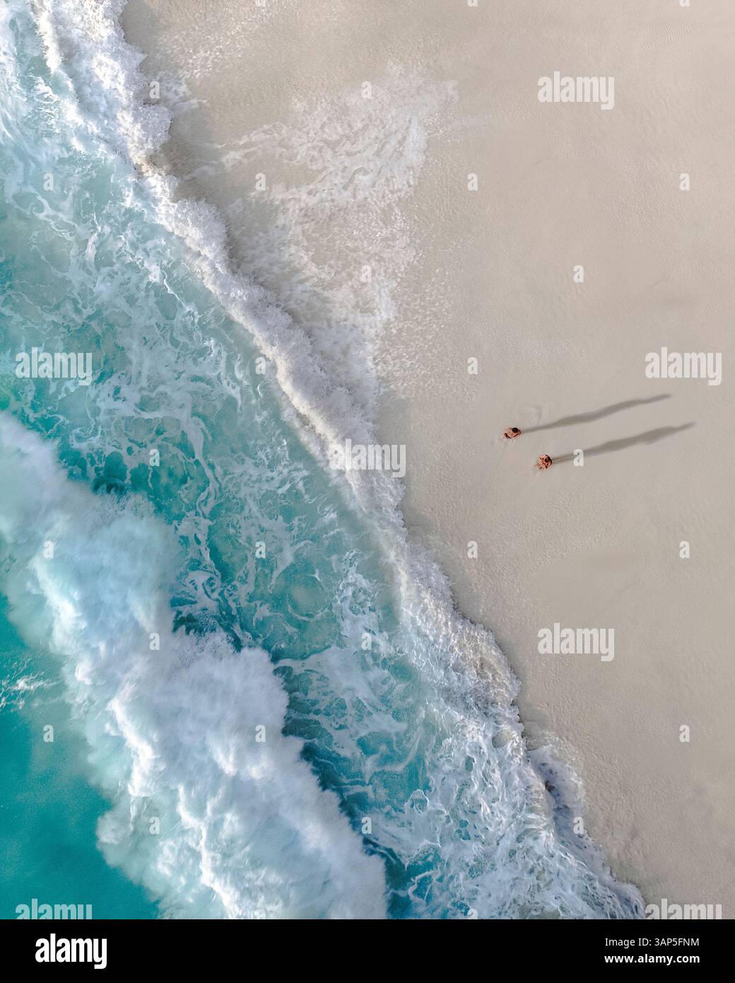 Aerial view of people on Kelingking Beach, Nusa Penida, Bali, Indonesia ...