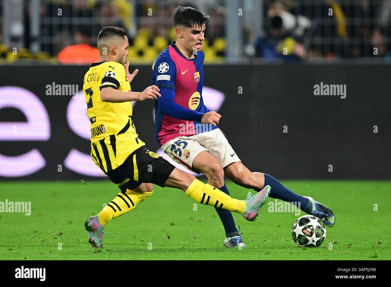 Dortmund, Germany. 15th Apr, 2025. DORTMUND - (l-r) Yan Couto of ...