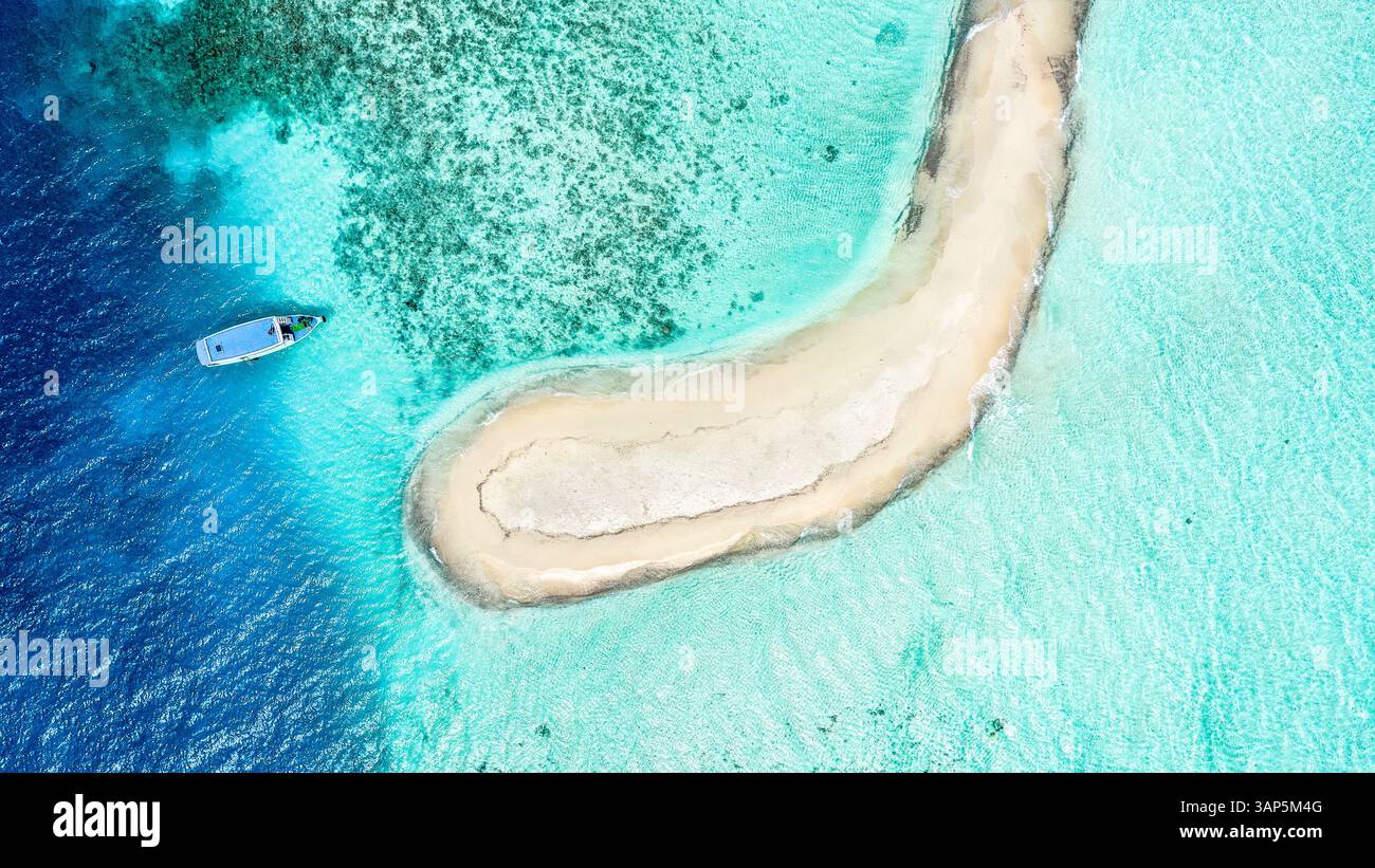 Aerial view of a sandbank, North Malé Atoll, Maldives, Indian Ocean ...