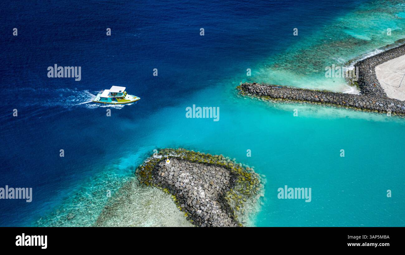 Aerial view of harbour entry of Keyodhoo, Vaavu Atoll, Maldives, Indian ...