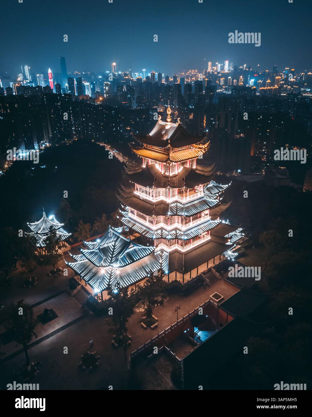 Jiangbei temple hi-res stock photography and images - Alamy