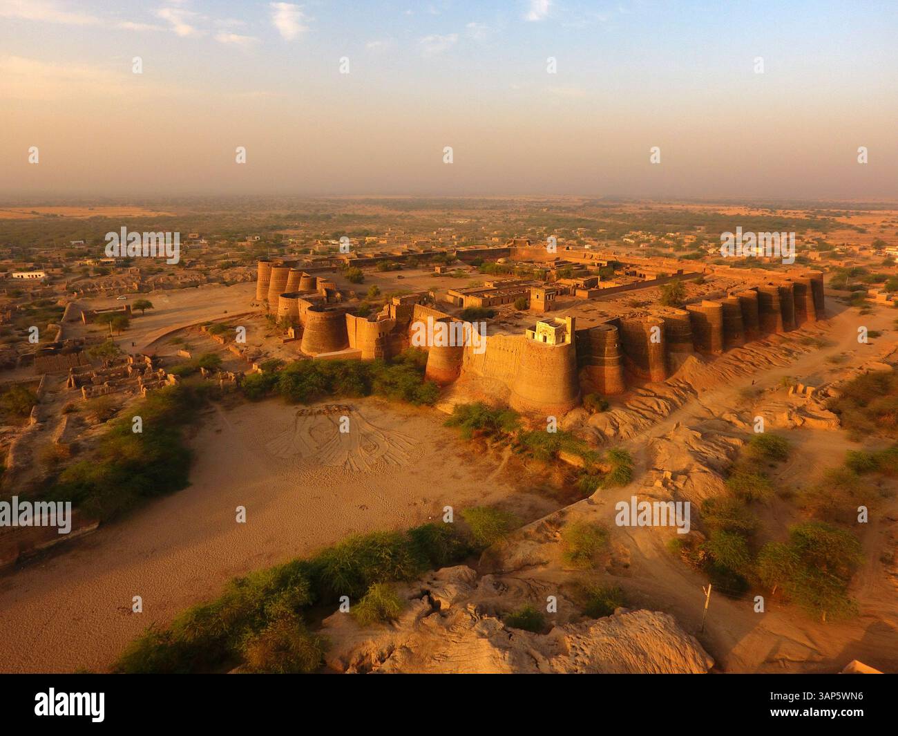 Aerial view of Shah Abbasi Jamia Masjid Fort and desert landscape at ...