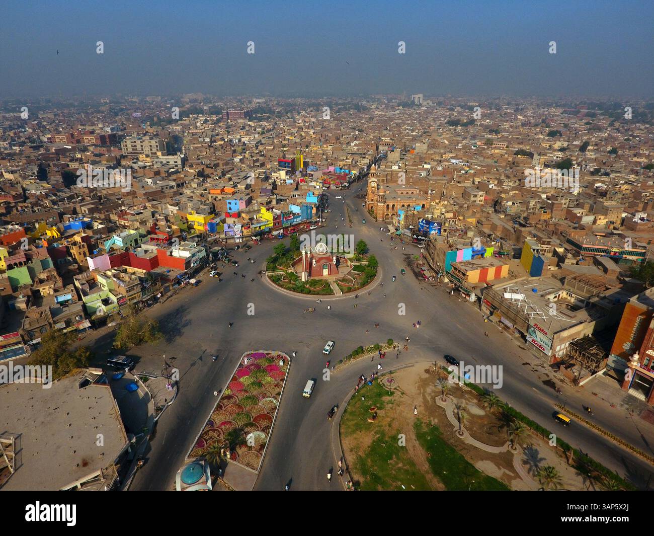 Multan public square hi-res stock photography and images - Alamy