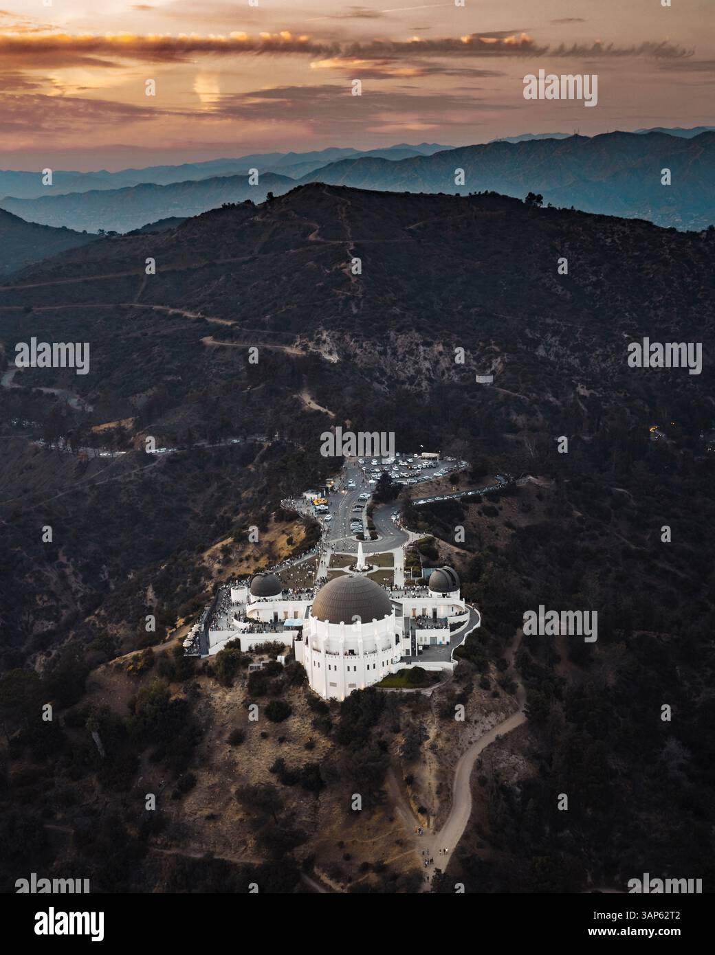 Aerial view of Griffith Observatory at sunset in Los Angeles ...