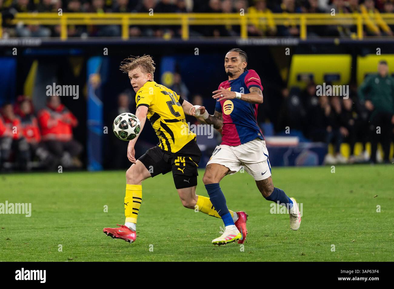 15.04.2025, Signal Iduna Park, Dortmund, GER, UEFA Champions League, Borussia Dortmund vs FC ...