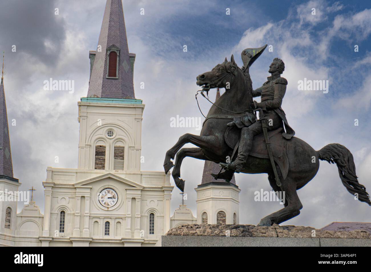 Civic pride statue hi-res stock photography and images - Alamy