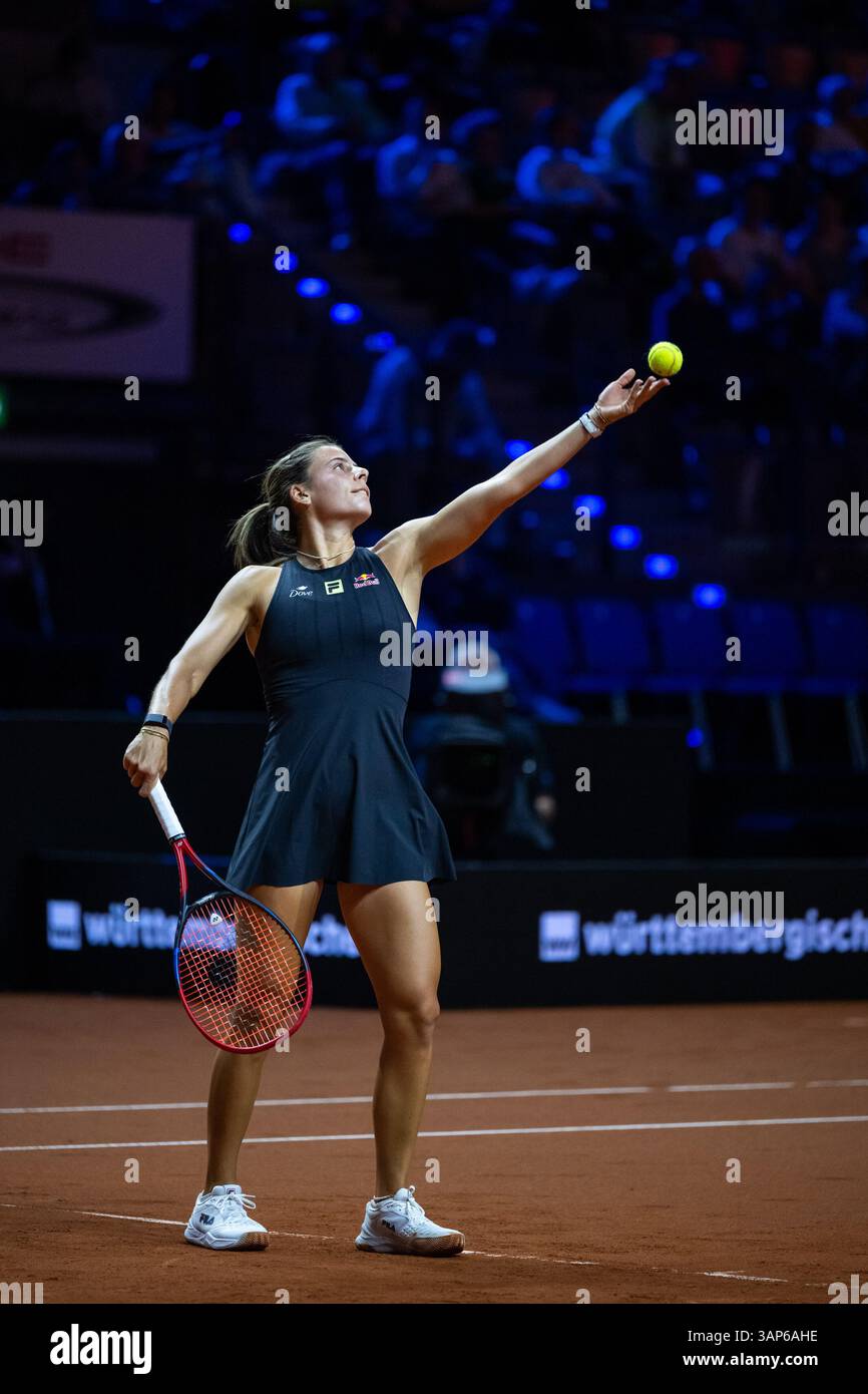 Emma Navarro (USA) im Bild am Ball, Emma Navarro (USA) vs Beatriz ...