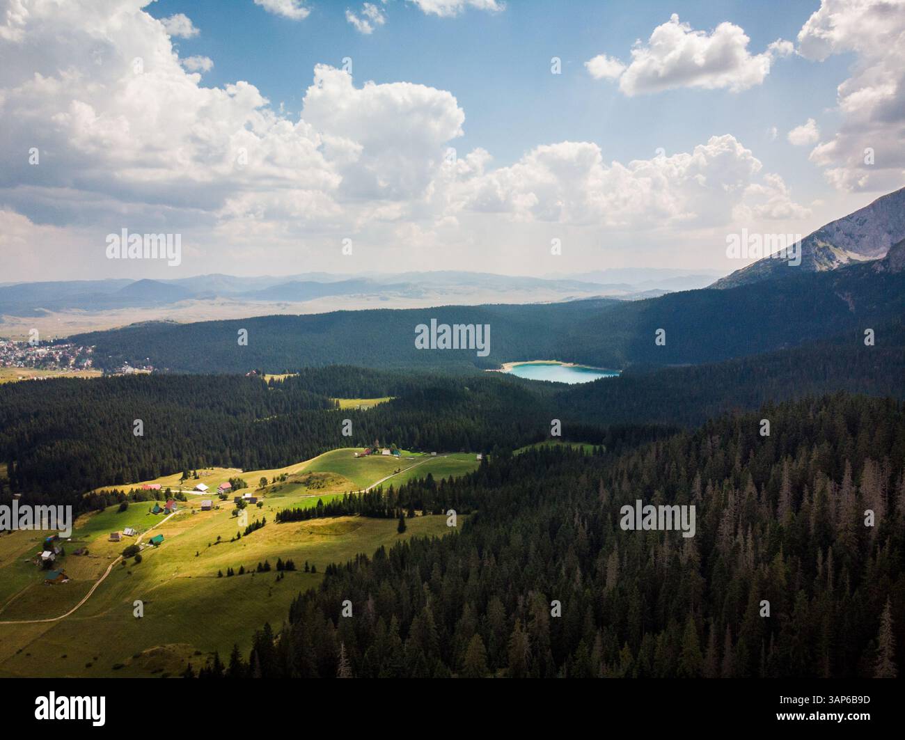Black Lake (Cyrno Jezero) from viewpoint on hiking route to Jablan Lake ...