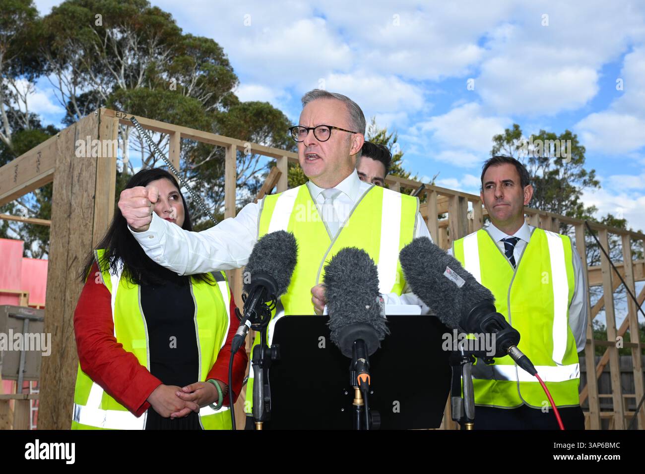Melbourne, Australia. 16th Apr, 2025. Australian Prime Minister Anthony ...