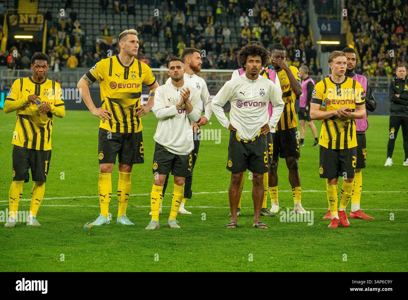 Dortmund, Deutschland. 15th Apr, 2025. Karim Adeyemi (Borussia Dortmund 09, #27) und seine ...
