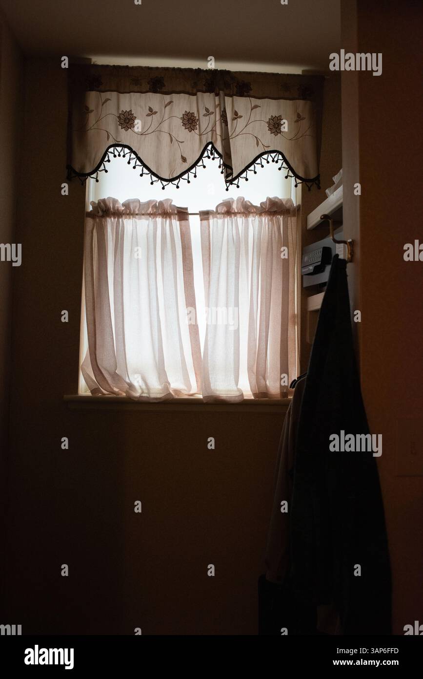 Scenes of the iconic Martha Washington Inn and Spa in Abingdon ...