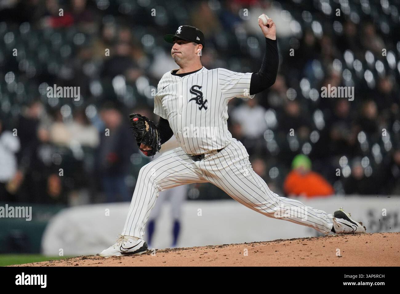 Chicago White Sox pitcher Brandon Eisert (53) throws against the ...