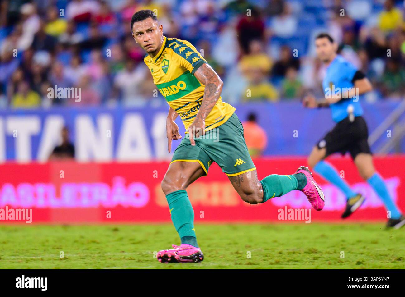 Cuiaba, Brazil. 15th Apr, 2025. MT - CUIABA - 04/15/2025 - BRAZILIAN B 2025, CUIABA x ATHLETICO ...