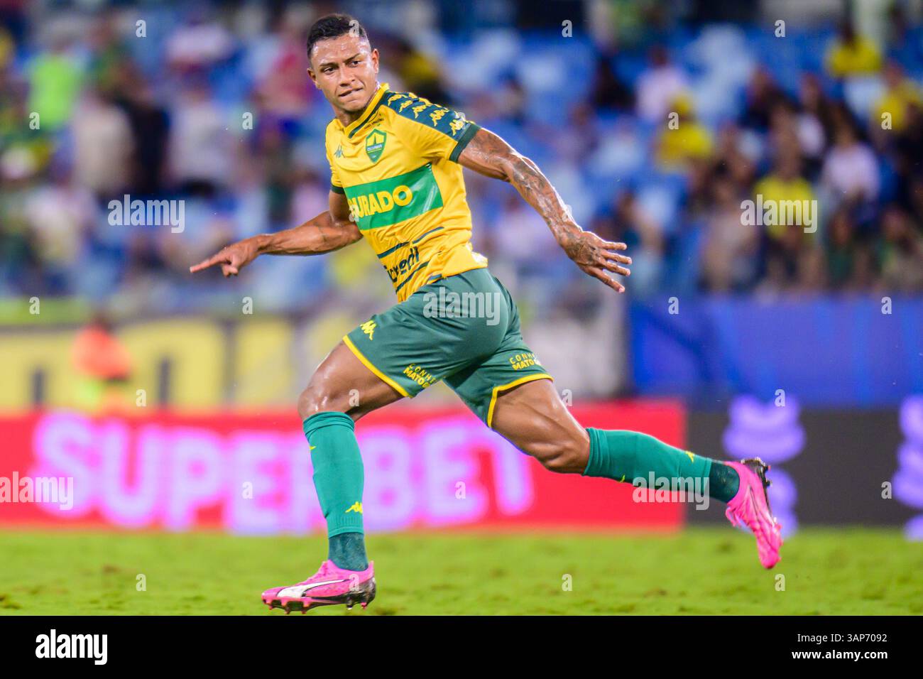 Cuiaba, Brazil. 15th Apr, 2025. MT - CUIABA - 04/15/2025 - BRAZILIAN B 2025, CUIABA x ATHLETICO ...