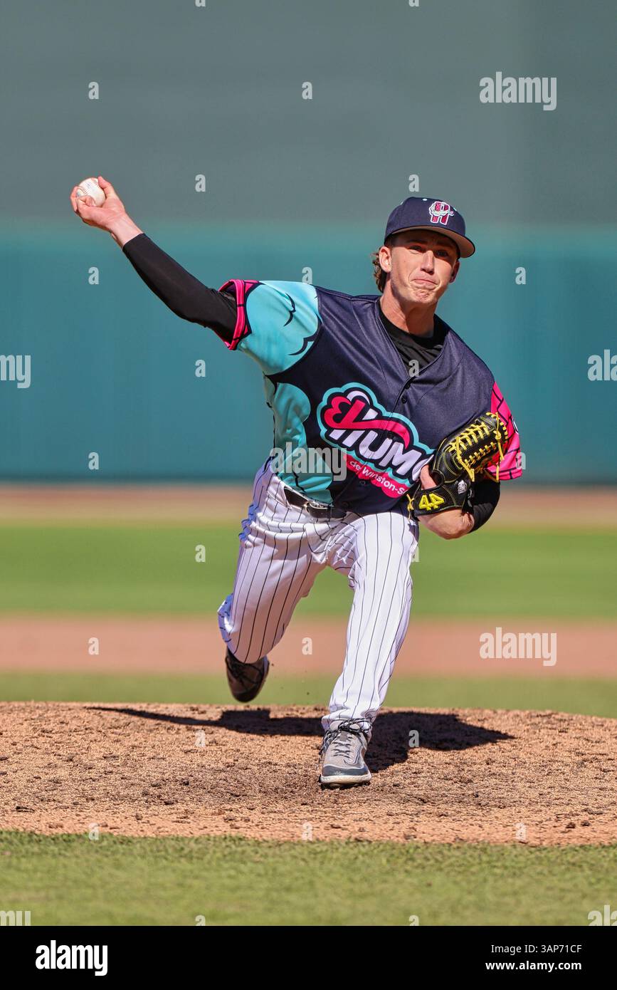 Winston-Salem, NC, USA; Winston-Salem pitcher Phil Fox (8) delivers a ...