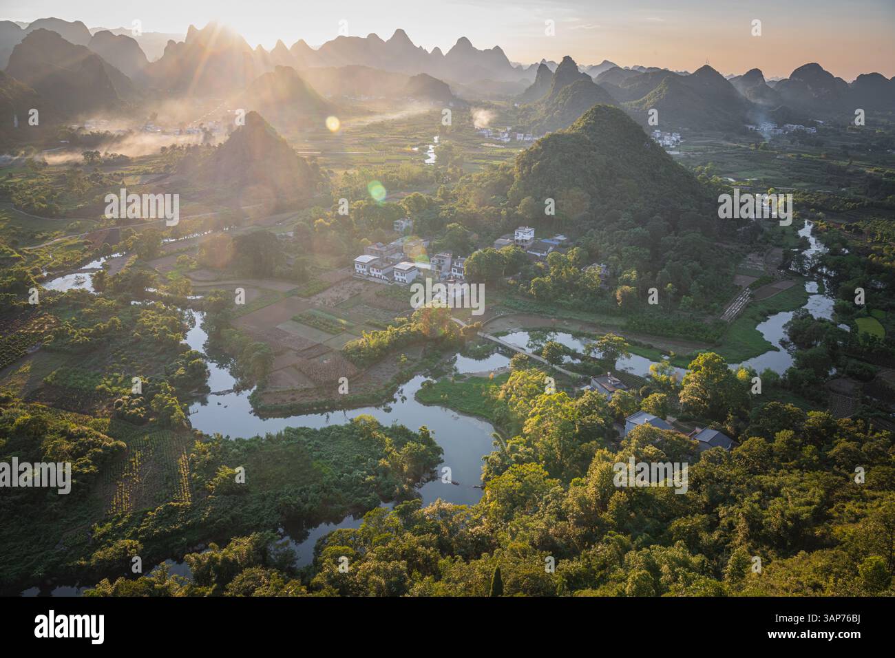Iconic sunset spot at Wuzhishan Scenic Area, Cuiping, Grape Town ...