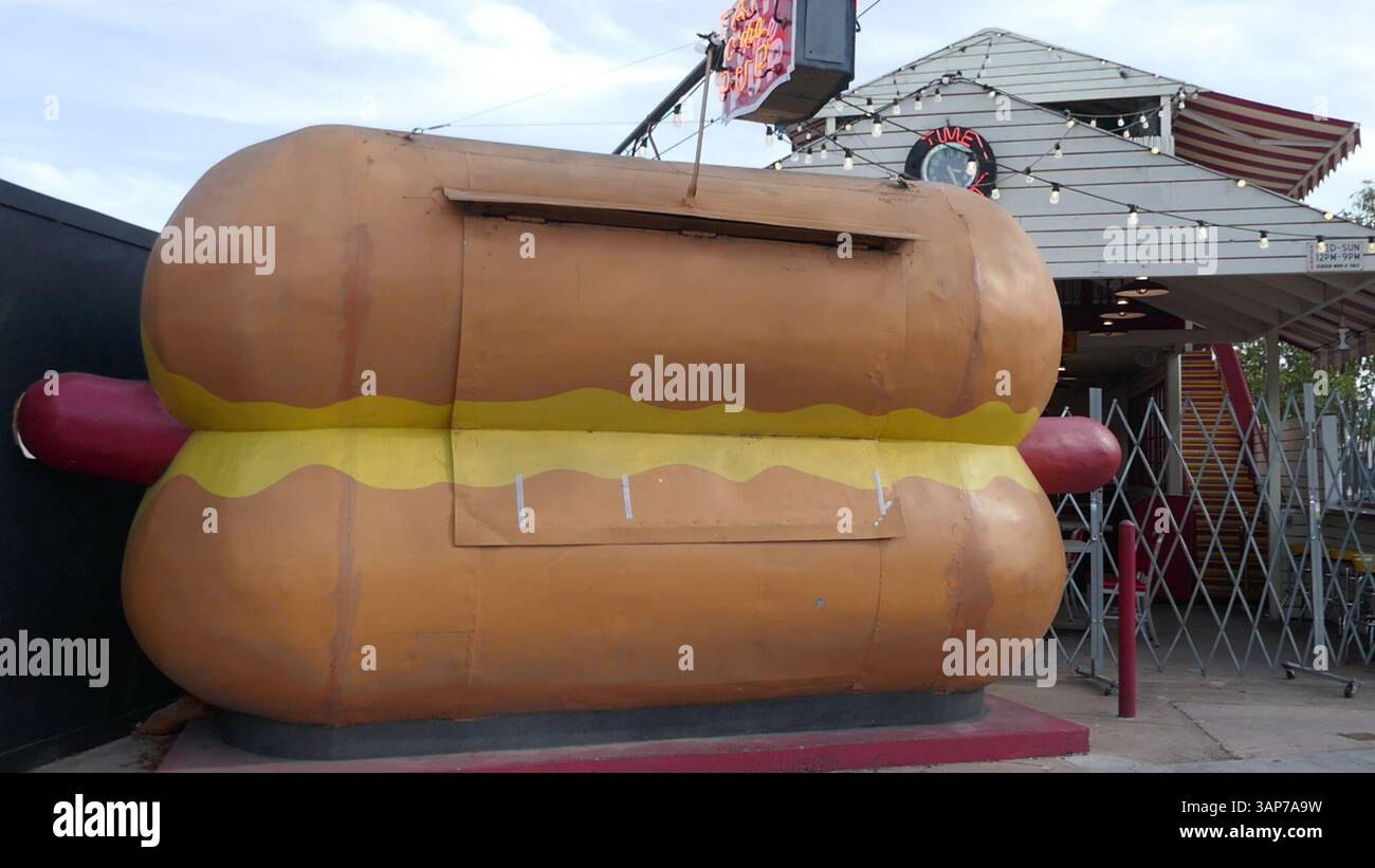 Los Angeles, California, USA 15th April 2025 Tail OÕ the Pup Hot Dog ...