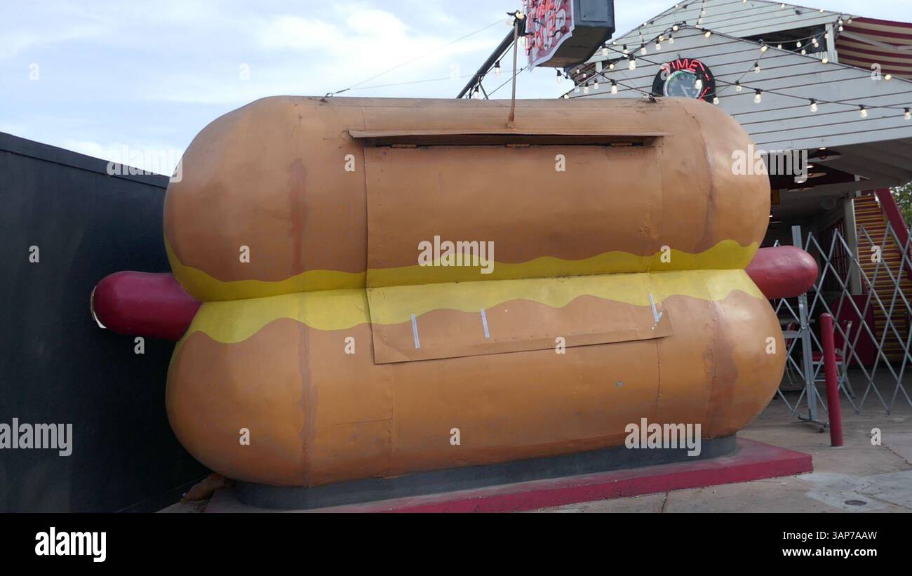 Los Angeles, California, USA 15th April 2025 Tail OÕ the Pup Hot Dog ...