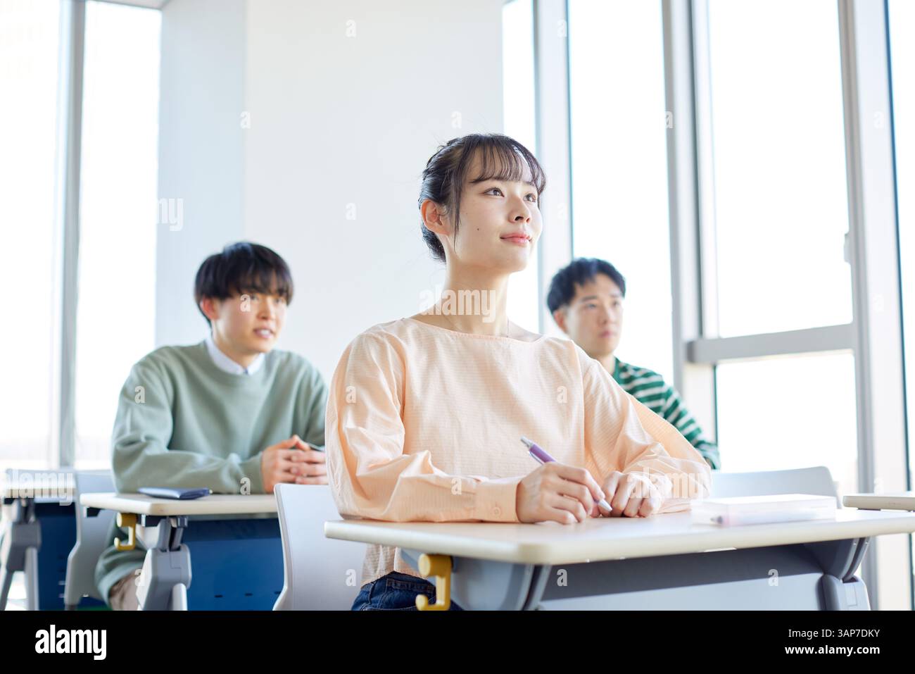 Japanese students in class Stock Photo - Alamy