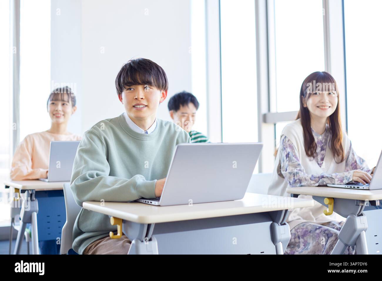 Japanese students in class Stock Photo - Alamy