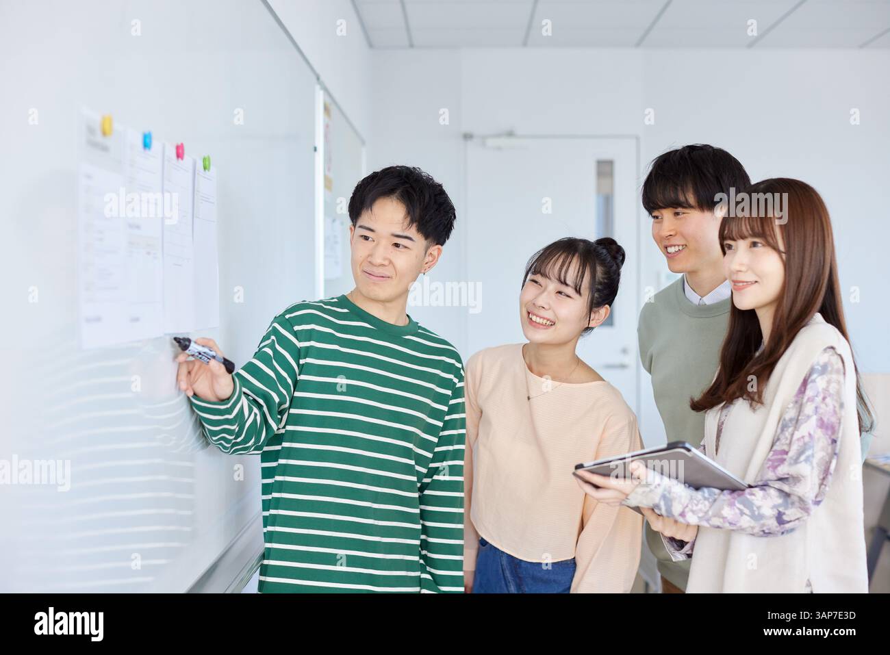 Japanese students in class Stock Photo - Alamy