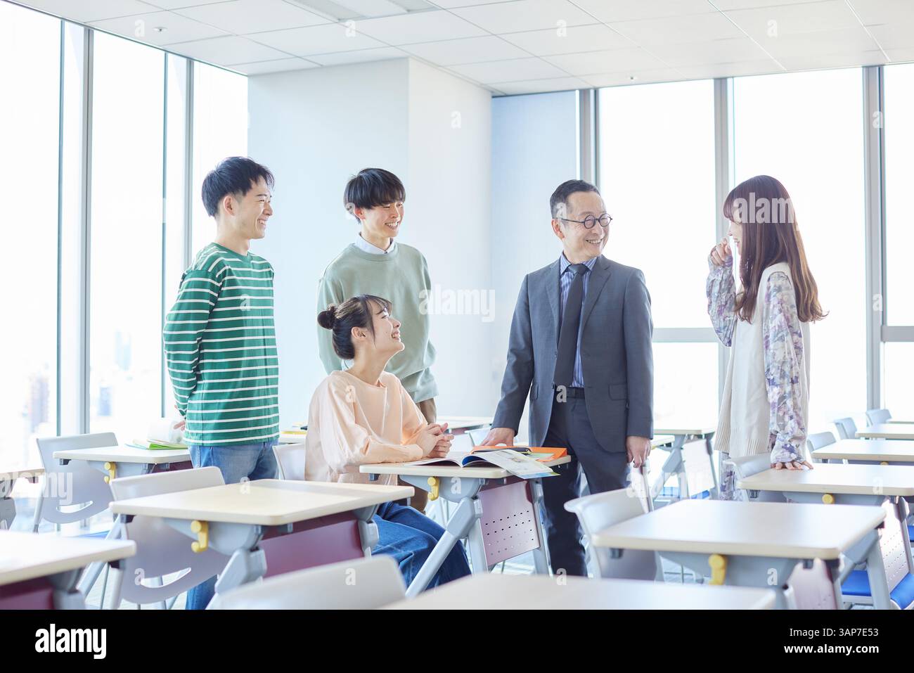 Japanese students in class Stock Photo - Alamy