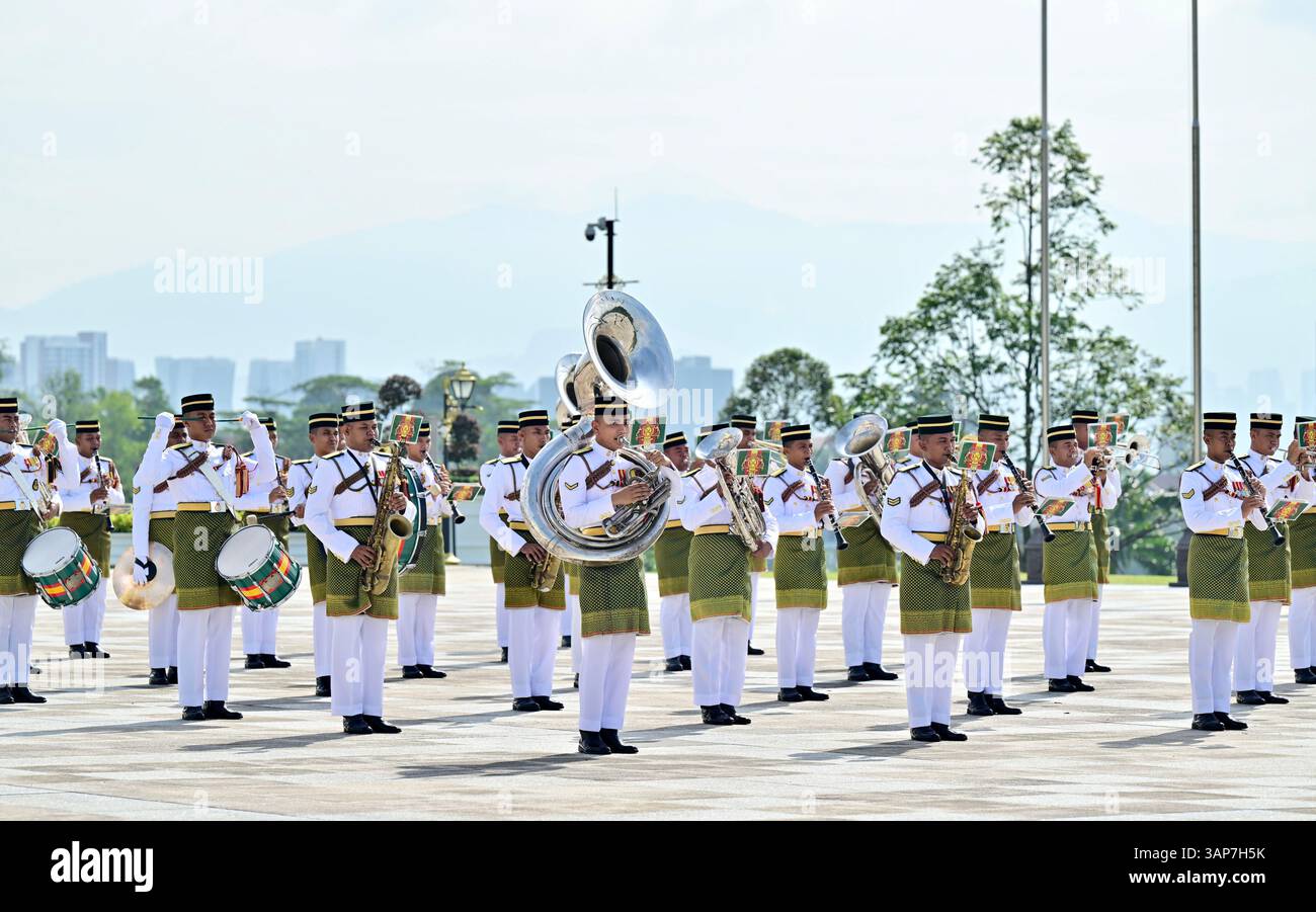 Kuala Lumpur, Malaysia. 16th Apr, 2025. A welcome ceremony for Chinese ...