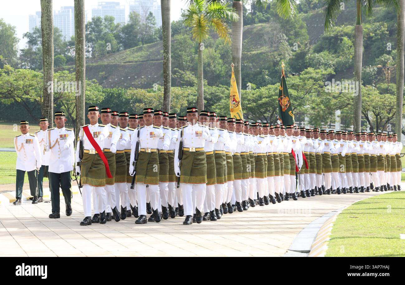 Kuala Lumpur, Malaysia. 16th Apr, 2025. A welcome ceremony for Chinese ...