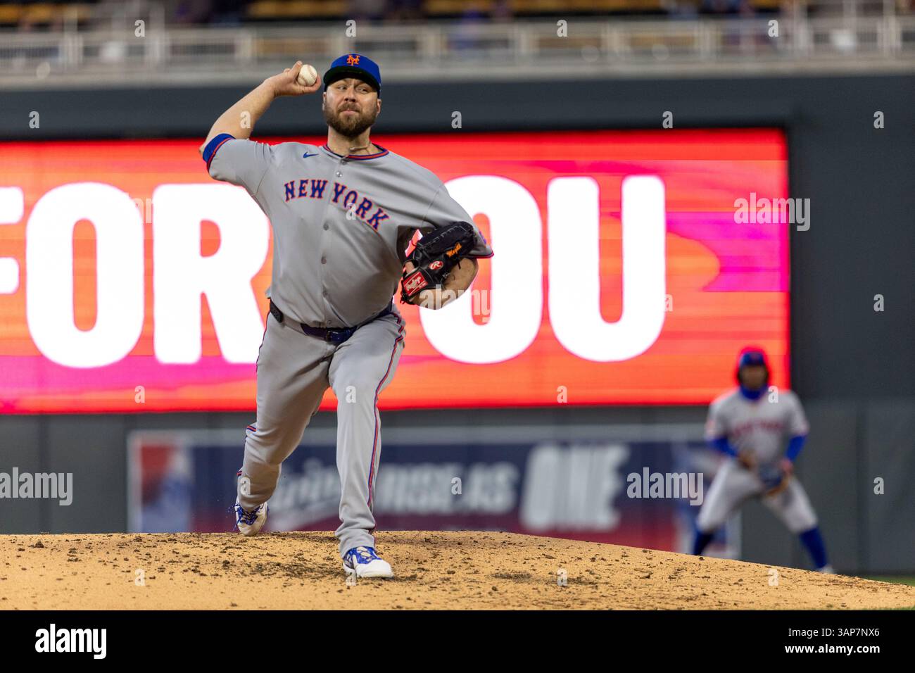 Minneapolis, Minnesota, USA. 15th Apr, 2025. New York Mets pitcher ...