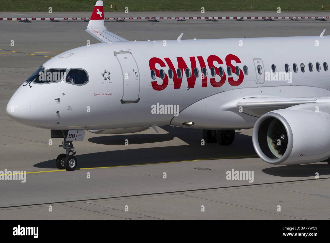 Aircraft Swiss, HB-JBB, Bombardier A220-100 Stock Photo - Alamy