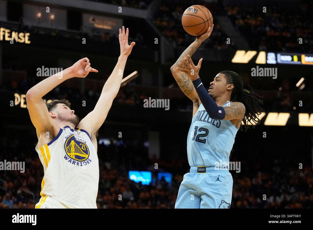 Memphis Grizzlies guard Ja Morant (12) shoots against Golden State ...