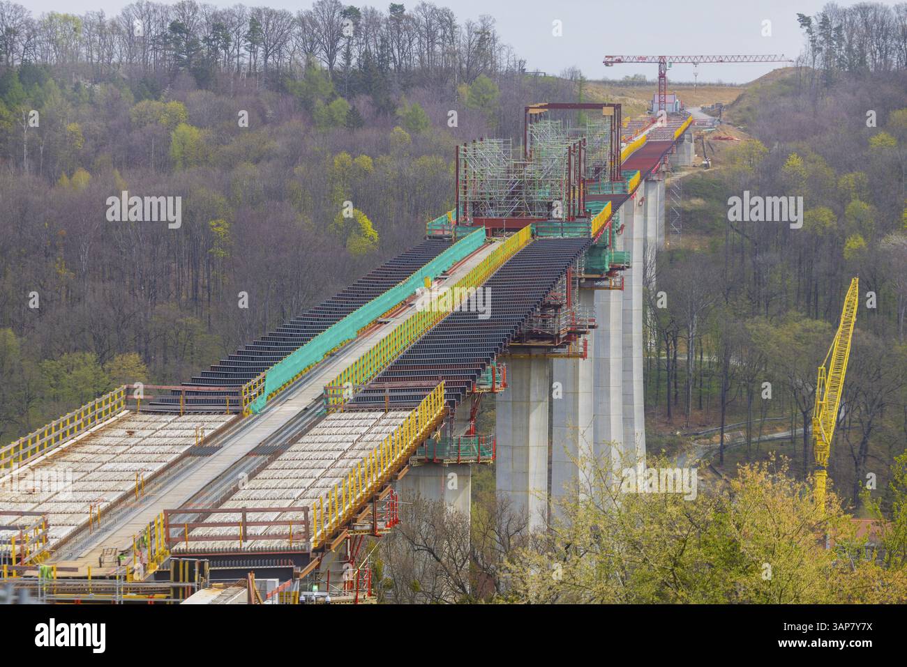 The new bridge on the Pirna southern bypass will be 916 metres long, 70 ...