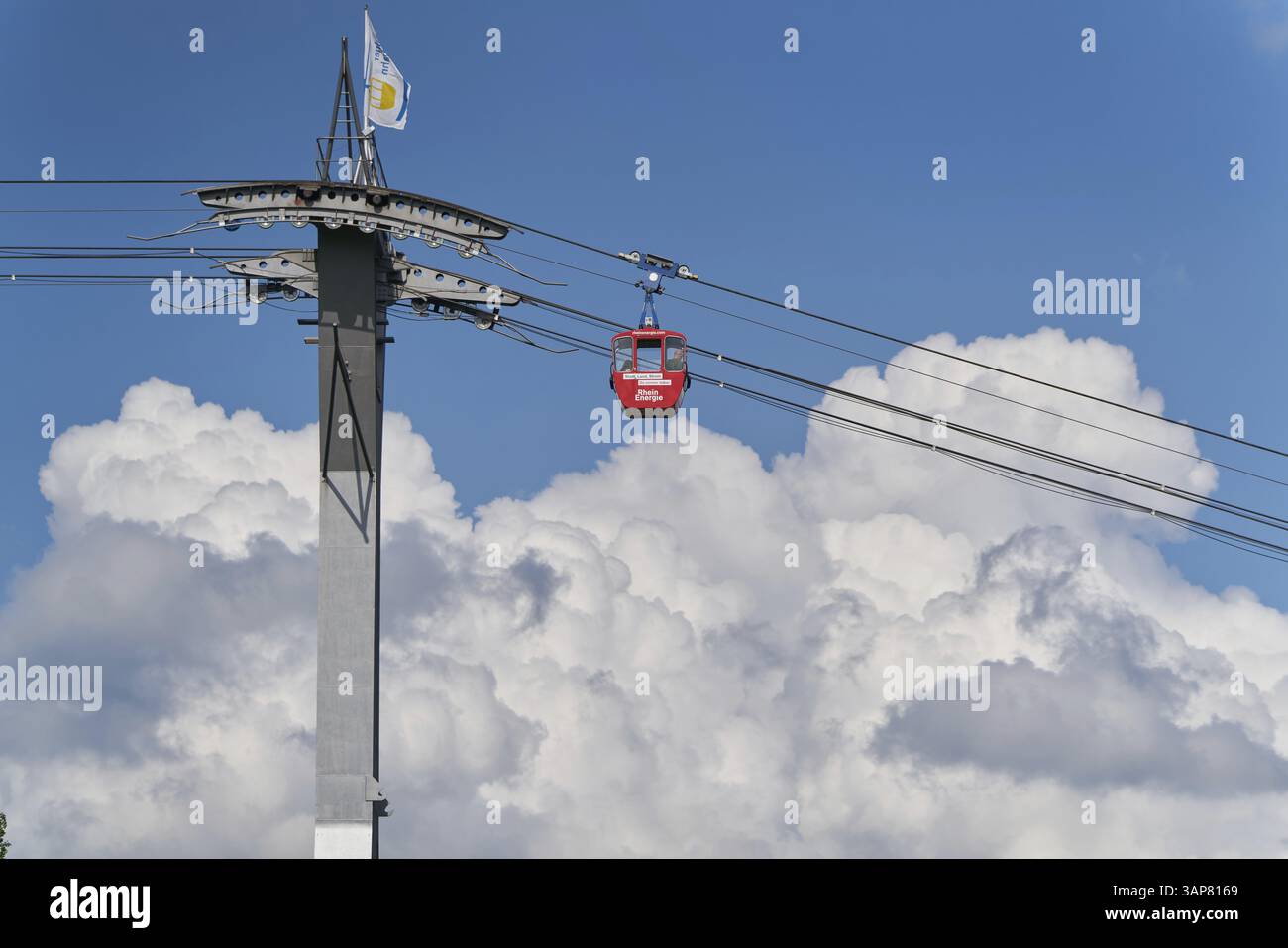 The Rhine cable car across the river Rhine in Cologne Stock Photo - Alamy