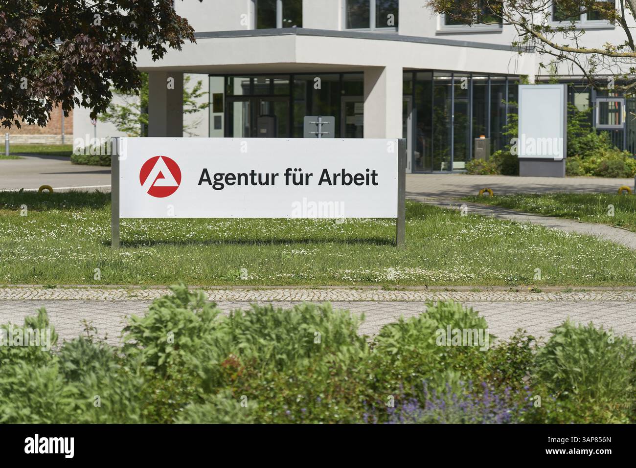 Labor shortage job employment hi-res stock photography and images - Alamy